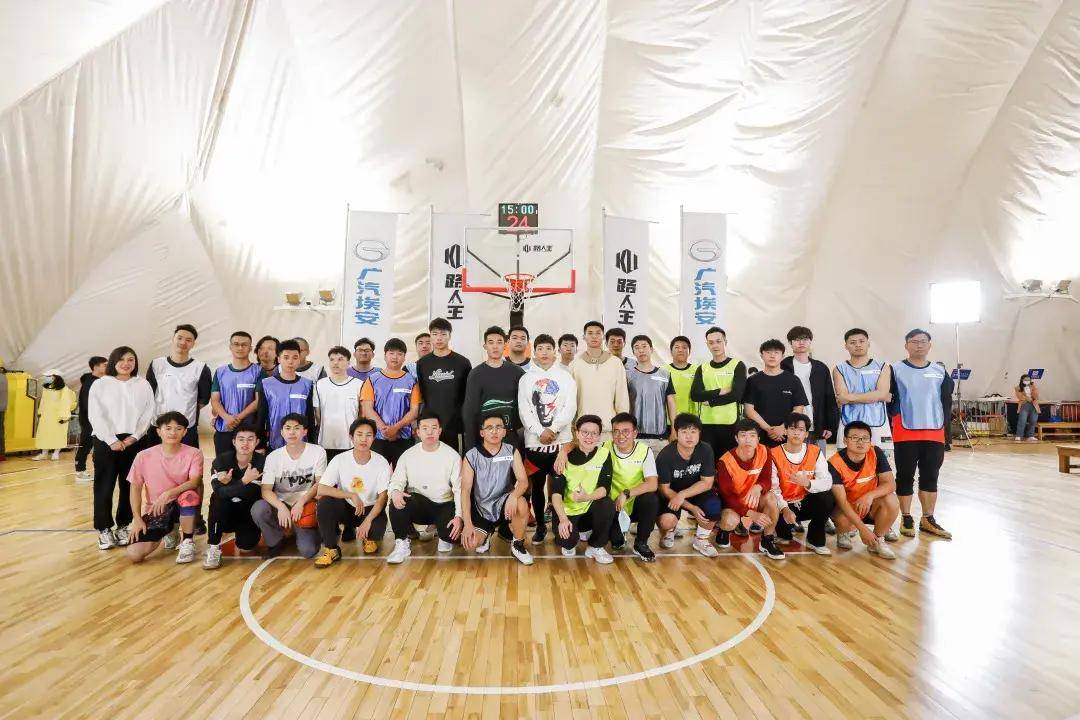 AION MAN体育厂牌首秀，“路人王”球星捧全场！_搜狐汽车_搜狐网