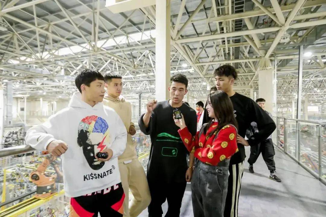 AION MAN体育厂牌首秀，“路人王”球星捧全场！_搜狐汽车_搜狐网