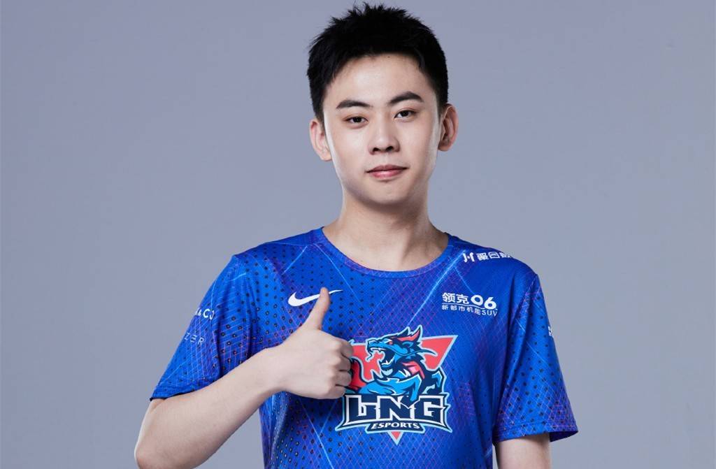 BLG对阵LPL垫底战队，Uzi或有望上场，WE官博发文太卑微了！_比赛_shy_Breathe