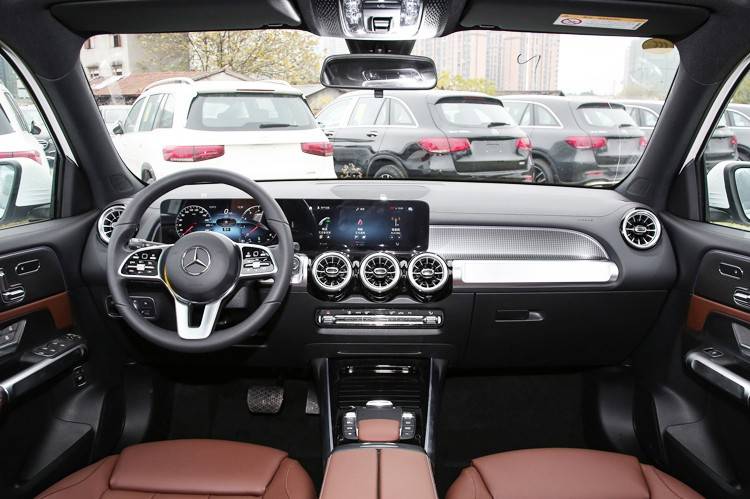 终于向市场低头了，新增2.0T发动机， 奔驰新款GLB售29.59万起_搜狐汽车_搜狐网