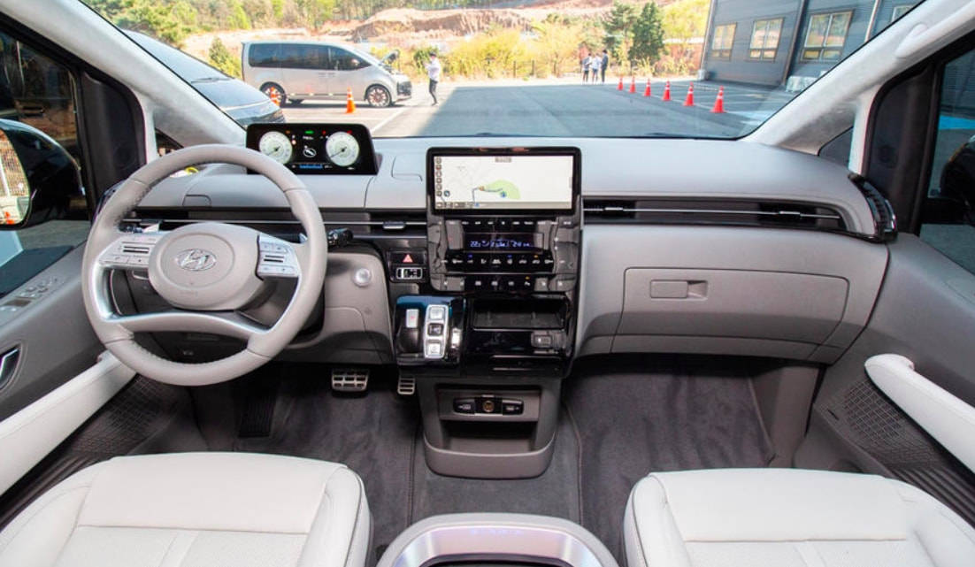 现代Staria国内实车曝光，超5.2米长度+超多座位，25万起售？_搜狐汽车_搜狐网