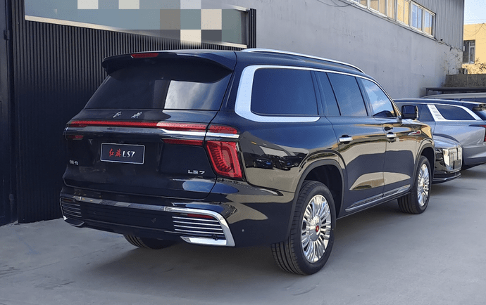 突破国产SUV天花板，红旗LS7实车现身，比库里南更大，4座布局_搜狐汽车_搜狐网