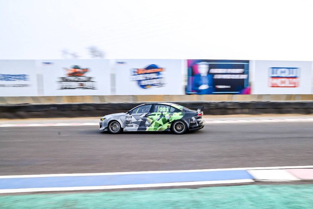 轻“装”上阵 赛道PK法拉利488 标致508L何以为赢？_搜狐汽车_搜狐网