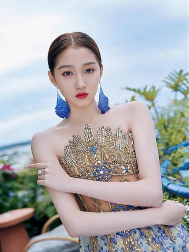 “京圈小公主”关晓彤:时尚不时尚无所谓,美就完了 王牌 时候 都真香