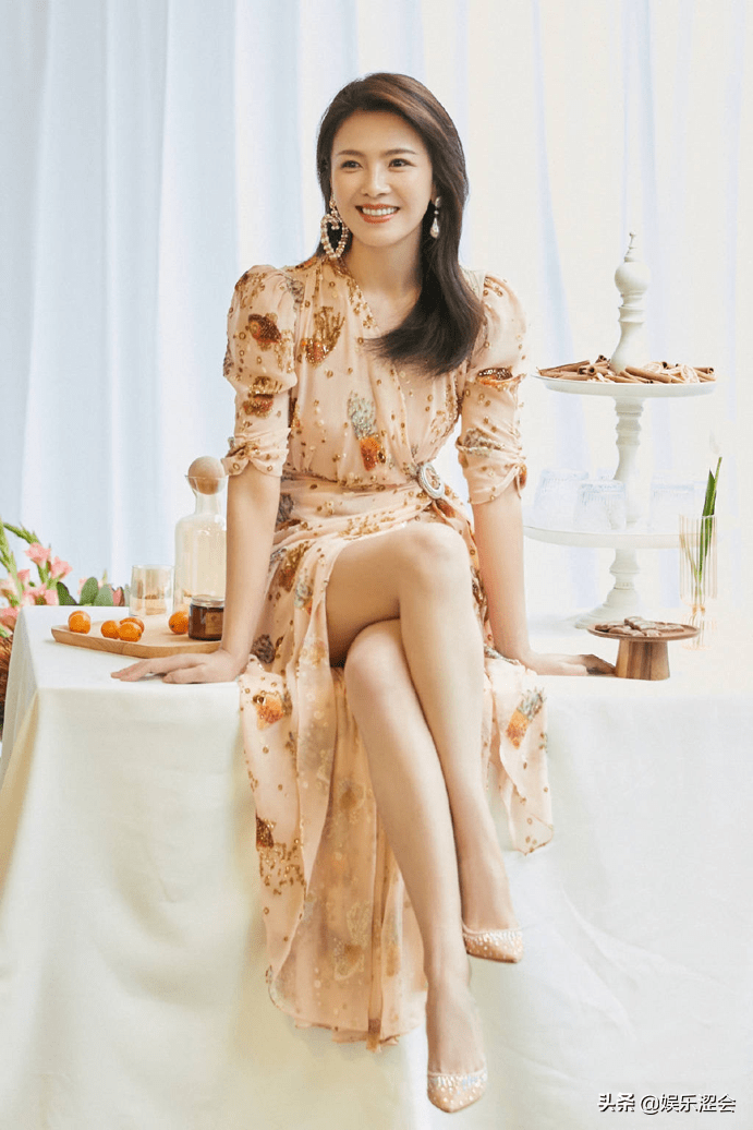 43岁刘涛晒美照，性感造型太过惊艳，曾演15岁少女被吐槽辣眼睛_电视剧_观众_郝蕾