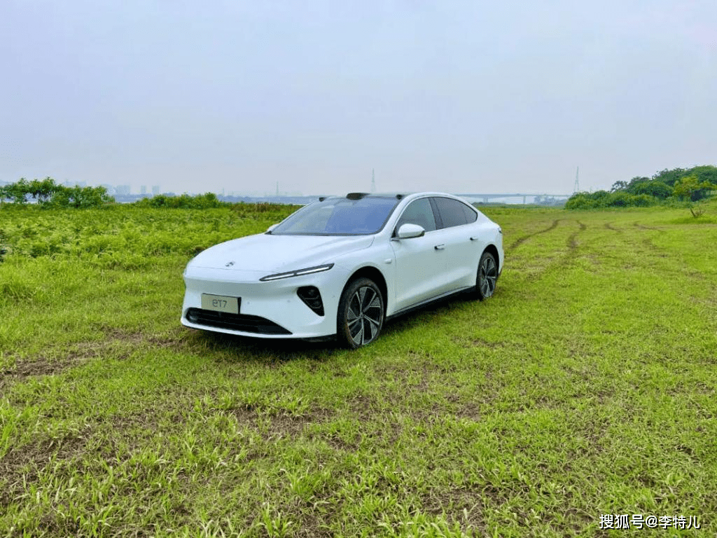 50万新能源天花板？蔚来ET7车长超5米轴距超3米，最大续航700公里_搜狐汽车_搜狐网