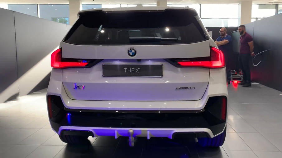 奔驰GLB劲敌 全新的外观和内饰 全新宝马X1海外亮相_搜狐汽车_搜狐网