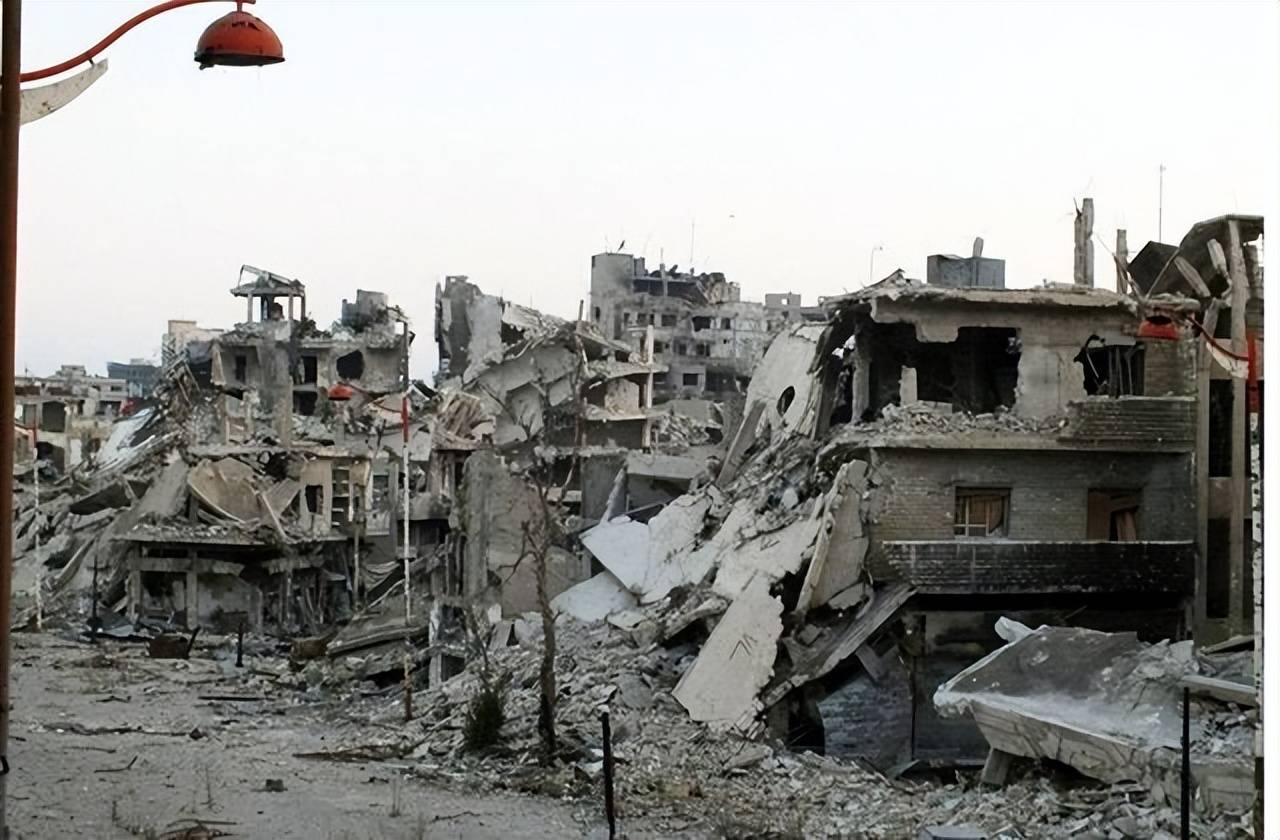 二战时期，为啥巷战的时候不直接炸房子？非要一栋一栋的去排除？_废墟_城市_什么