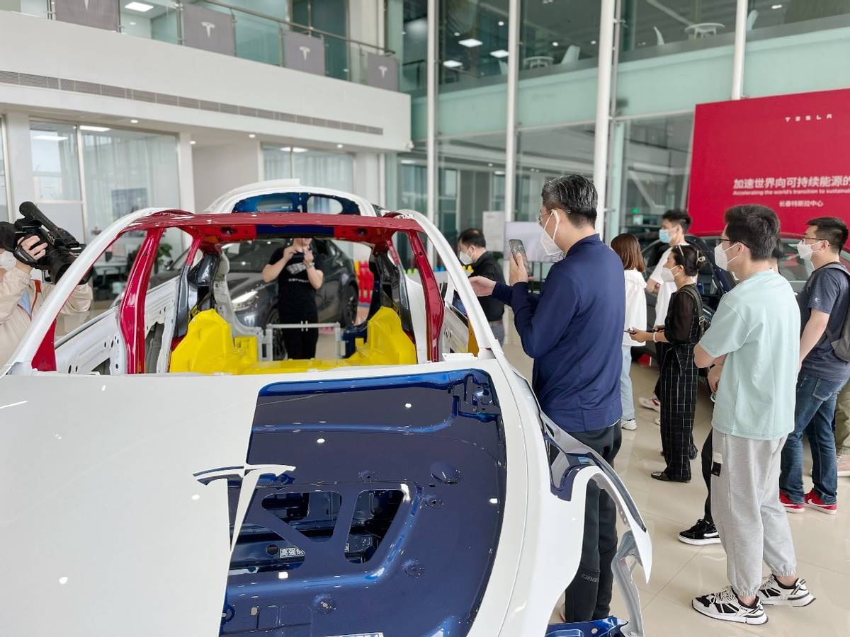 特斯拉Model Y白车身现身长春 揭幕全系统一的高安全标准_搜狐汽车_搜狐网