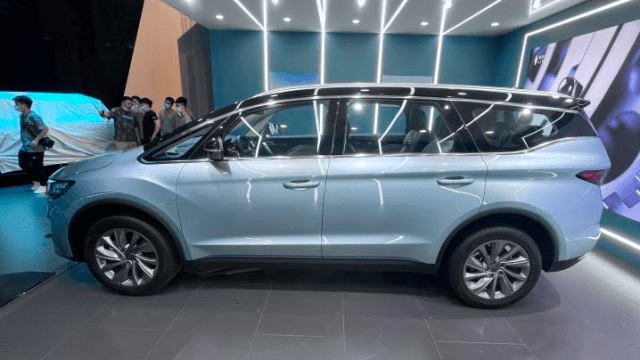 18万预算能买到可换电的吉利MPV，枫叶80V PRO养车省钱吗？_搜狐汽车_搜狐网