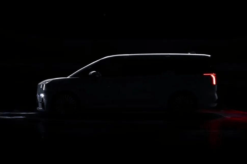 两大国产高端MPV即将来袭，红旗HM9/极氪009实车曝光，你看好谁？_搜狐汽车_搜狐网