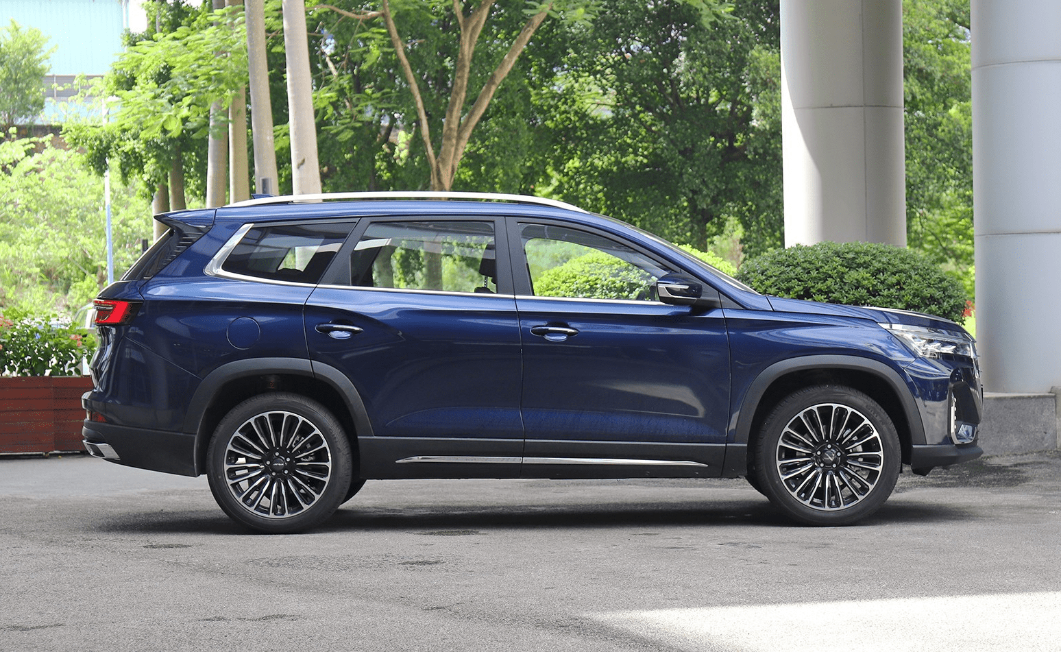 奇瑞全新SUV曝光，红旗HS5既视感，比大众途观L更大，或10万起_搜狐汽车_搜狐网