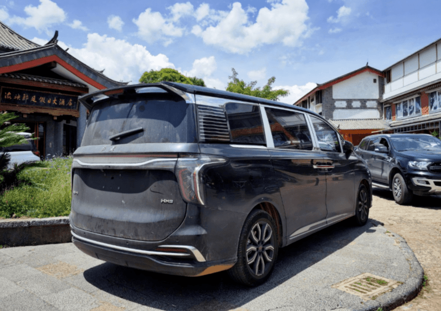 无伪装的红旗MPV实车亮相：尺寸超腾势D9 ？定名HQ9！有望8月上市_搜狐汽车_搜狐网