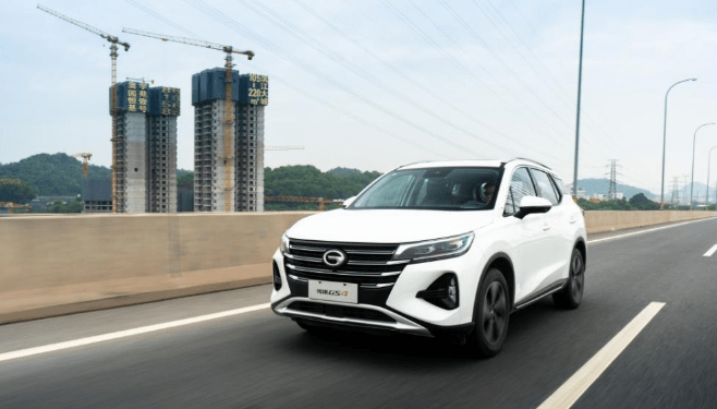 长安第二代CS55 PLUS对比传祺GS4，年轻人钟爱的两款车该怎么选_搜狐汽车_搜狐网