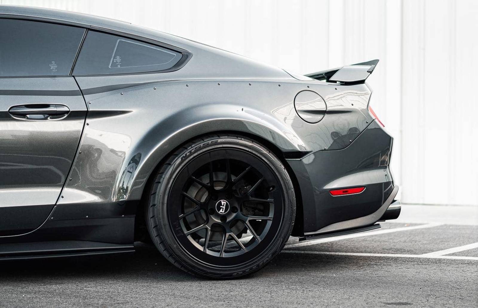 比买谢尔比GT500更划算，RTR为福特Mustang GT推性能提升案例_搜狐汽车_搜狐网