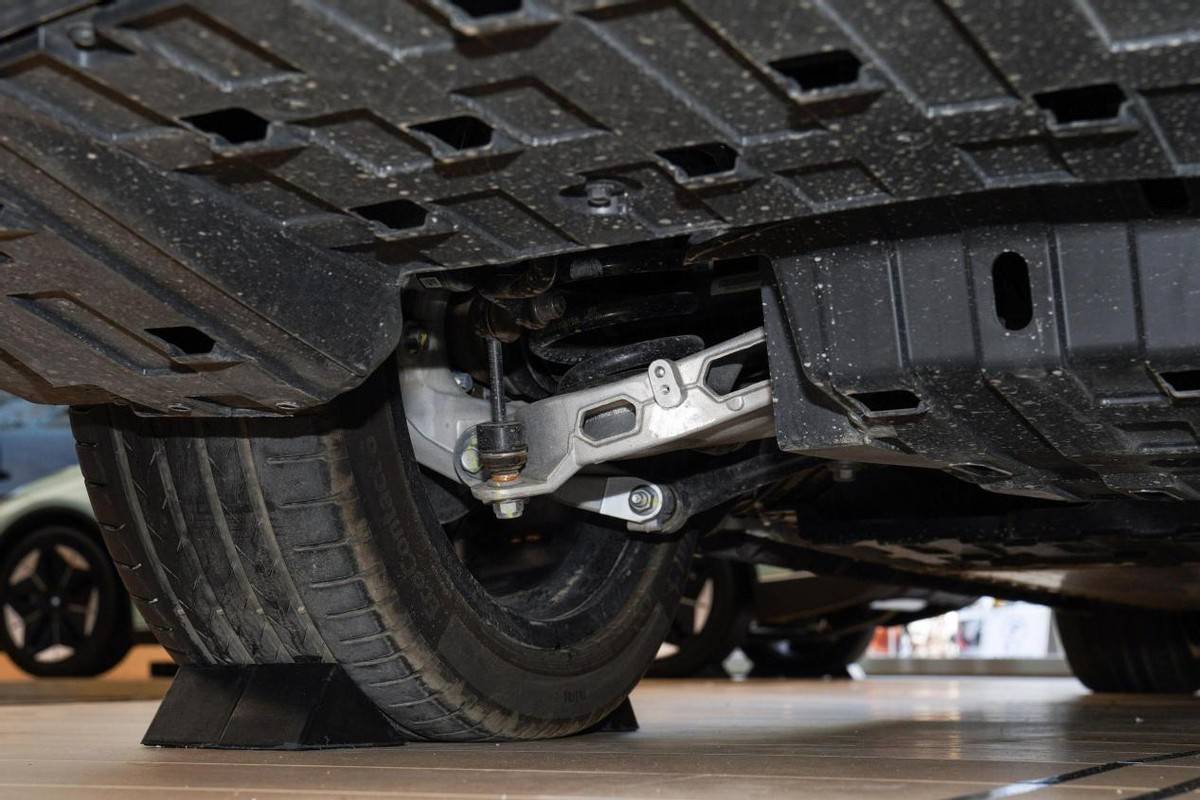 特斯拉Model 3的竞品，最高纯电续航705km，深蓝SL03产品力解析_搜狐汽车_搜狐网