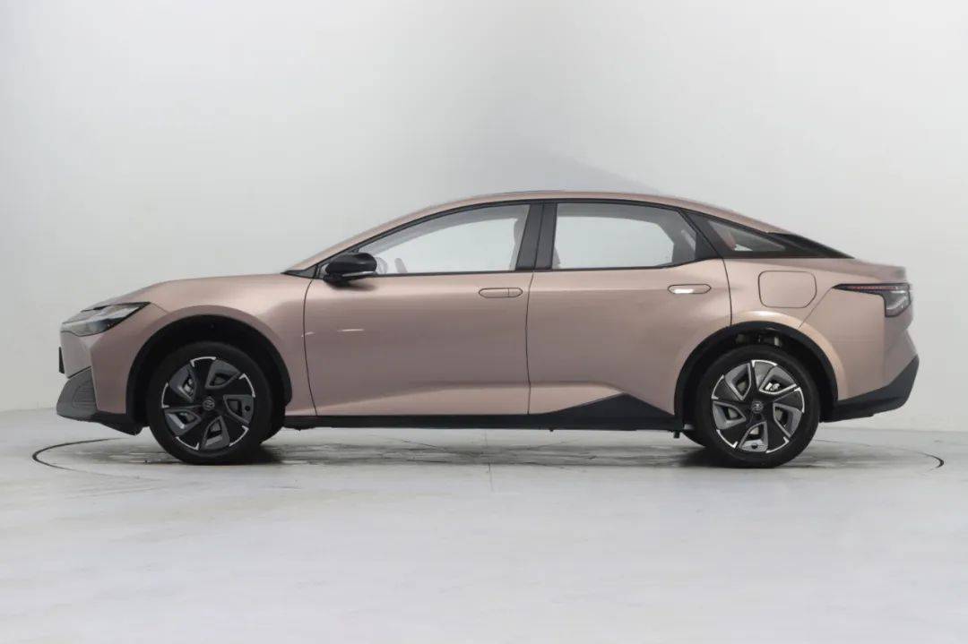 预售价18.98万起的一汽丰田bZ3，爆款的潜质多高？_搜狐汽车_搜狐网