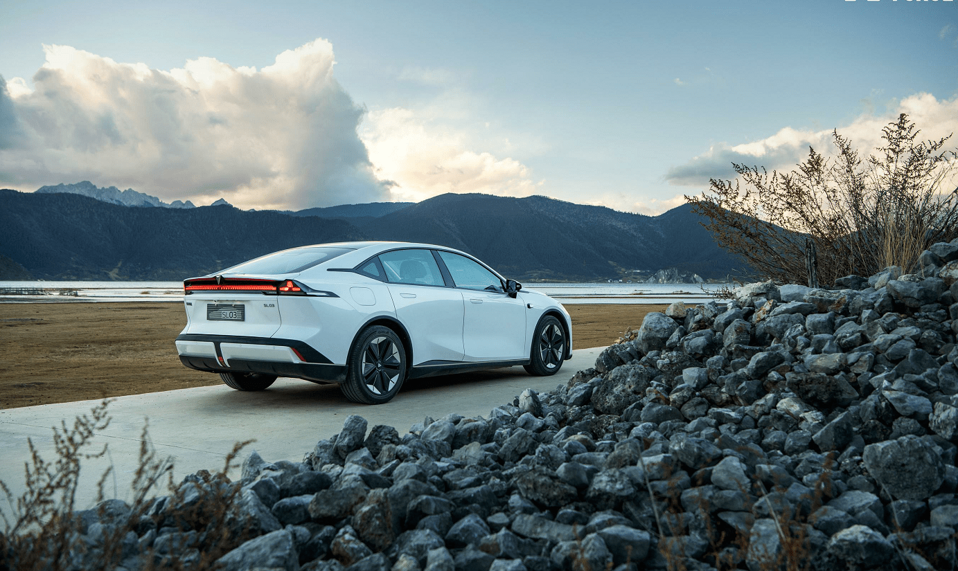 挑战1200km奇境之旅 长安深蓝SL03释放科技“原力”_搜狐汽车_搜狐网