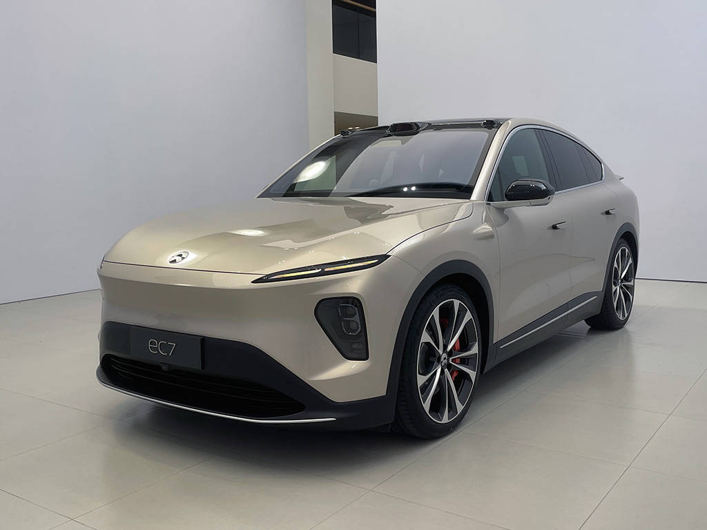 实拍全新ES8和EC7，全新家族设计，多种版本可选_搜狐汽车_搜狐网