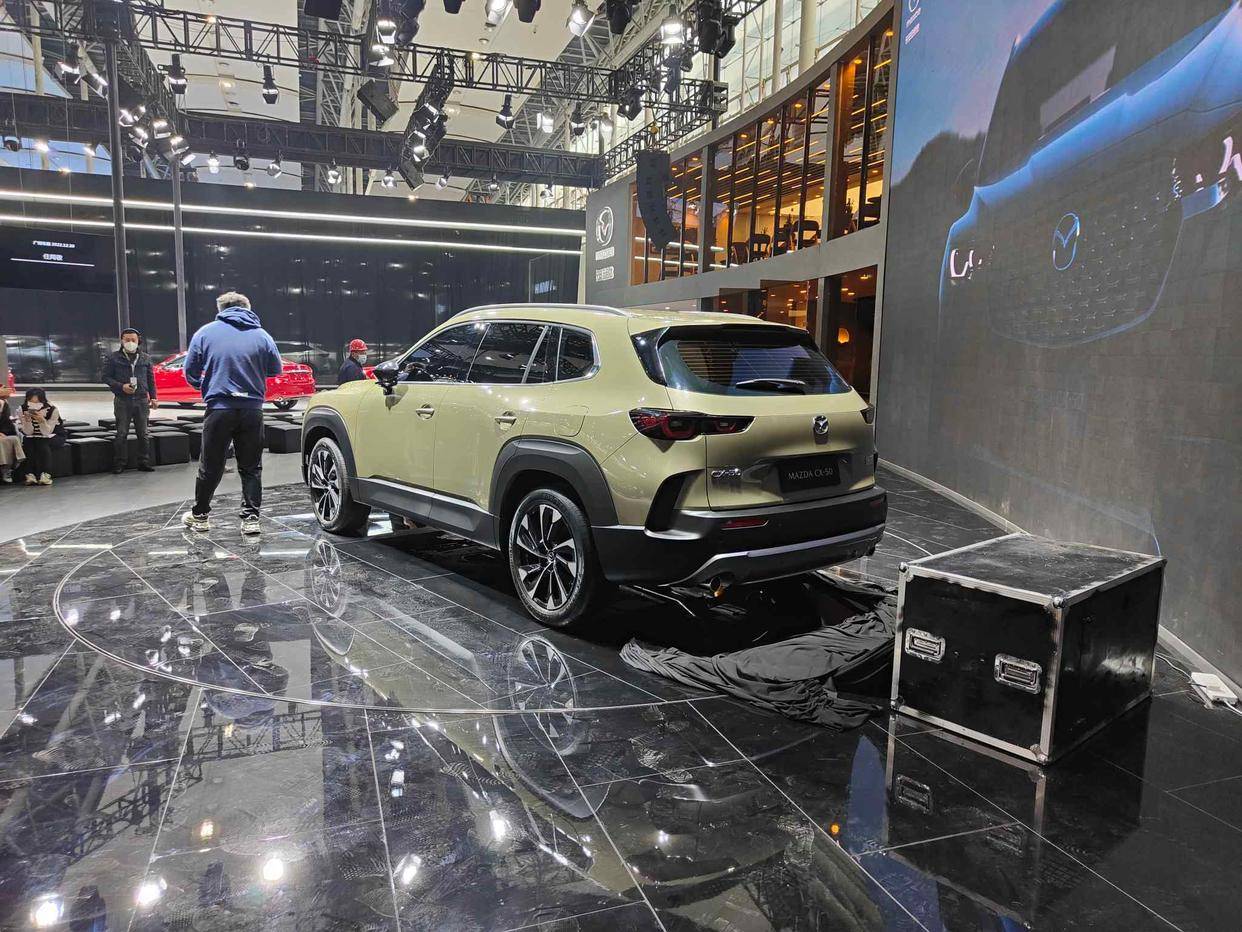 车展有料｜蔚来ES8/马自达CX-50,盘点那些最适合自驾出游的SUV!_搜狐汽车_搜狐网