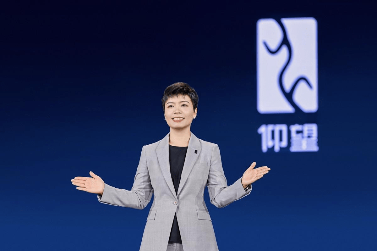 全新仰望U8登场，百万级越野对标奔驰电动大G EQG来势汹汹！_搜狐汽车_搜狐网