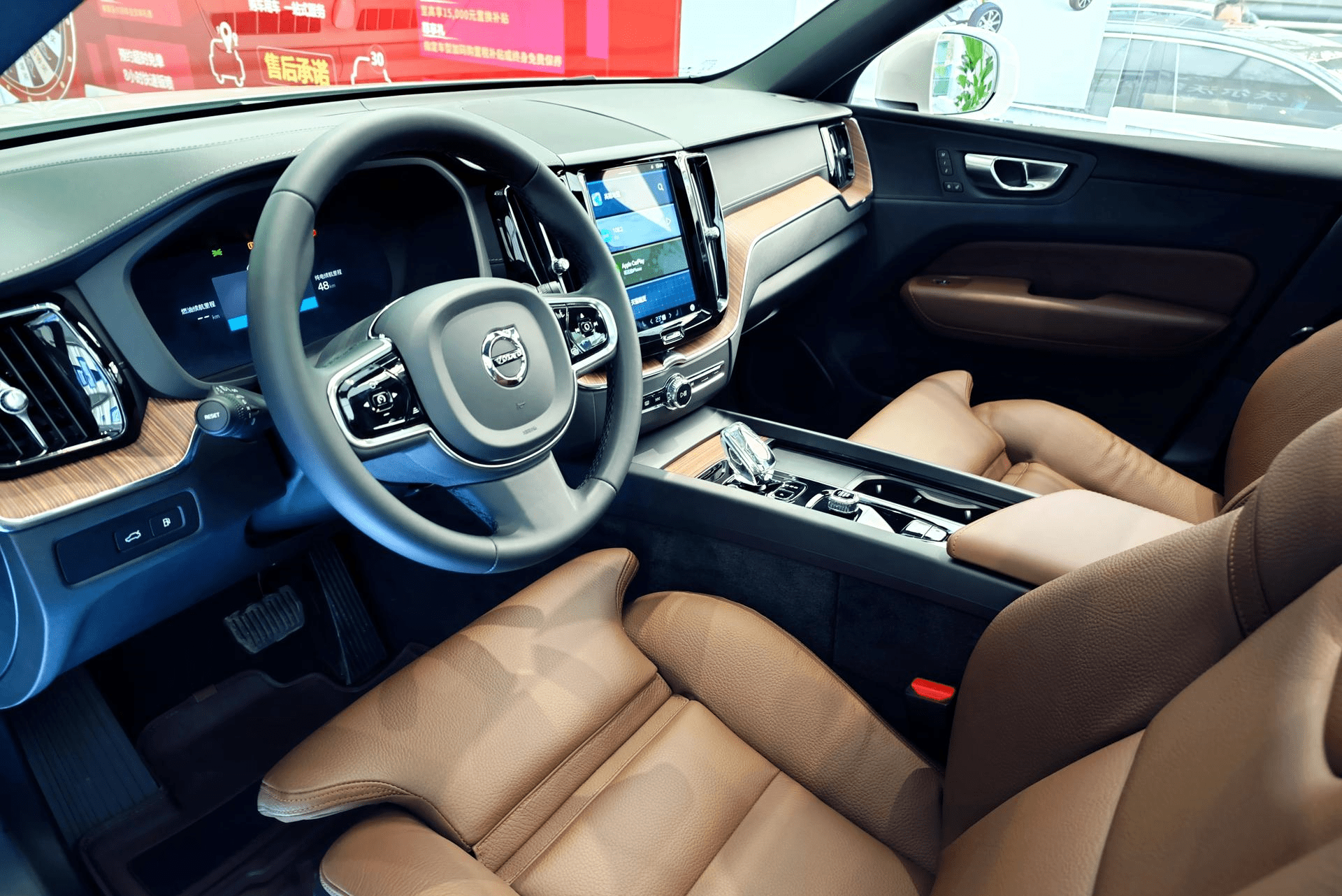 纯电动续航64km 实拍沃尔沃XC60插混版 5秒破百_搜狐汽车_搜狐网