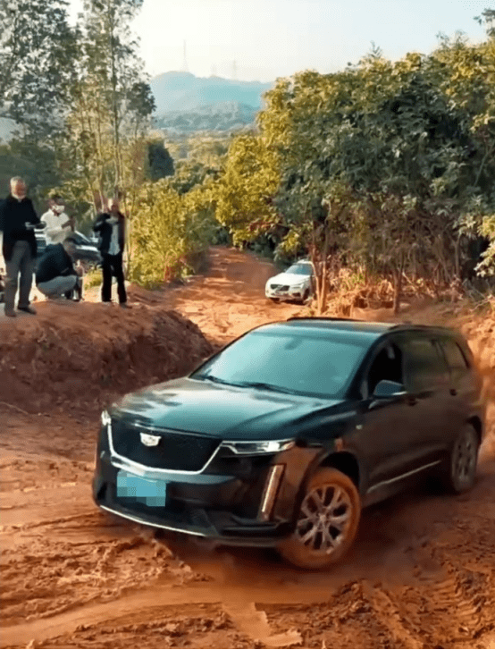 凯迪拉克XT6成佛坡顺利通关，沃尔沃XC60让人失望_搜狐汽车_搜狐网