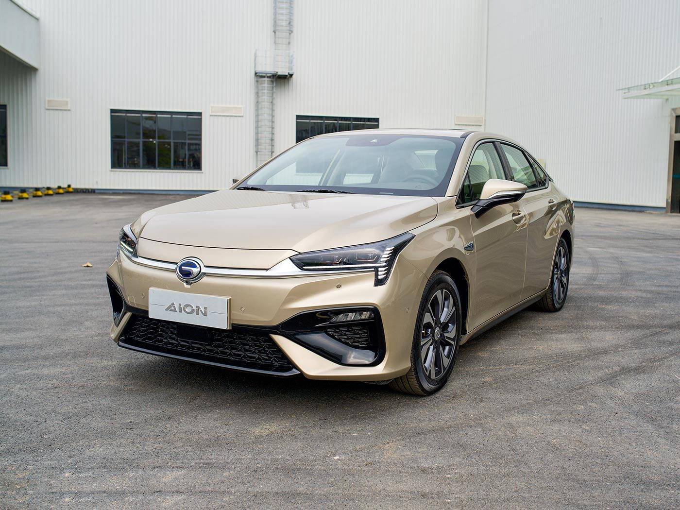 网约车回本神器！这埃安纯电新车售13.98万 续航超400km！_搜狐汽车_搜狐网