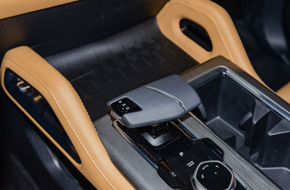 车长5米6，C1驾照能开，搭载2.0T+8AT加92油，带你看长安览拓者_搜狐汽车_搜狐网