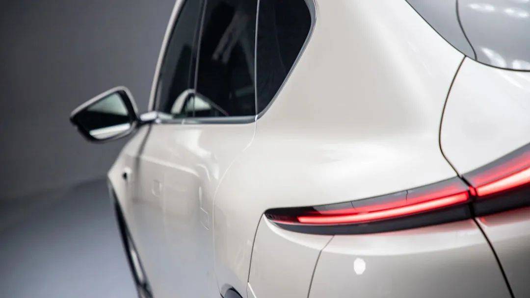 拳打宝马X5，脚踢蔚来ES8，智己LS7有这个实力吗？_搜狐汽车_搜狐网