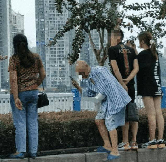 哥哥和嫂子分手了,弟弟能娶吗?”哈哈哈哈哈注意脊梁骨包子关系什么