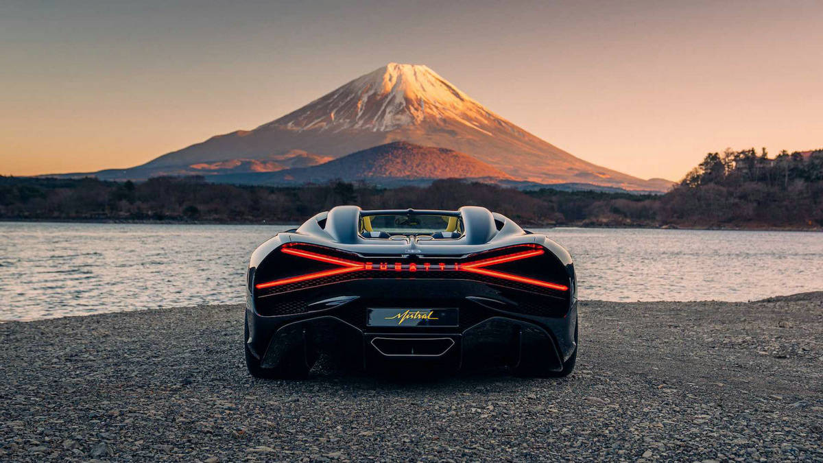 亚洲首秀！全球限量99台，布加迪W16 Mistral亮相东京_搜狐汽车_搜狐网