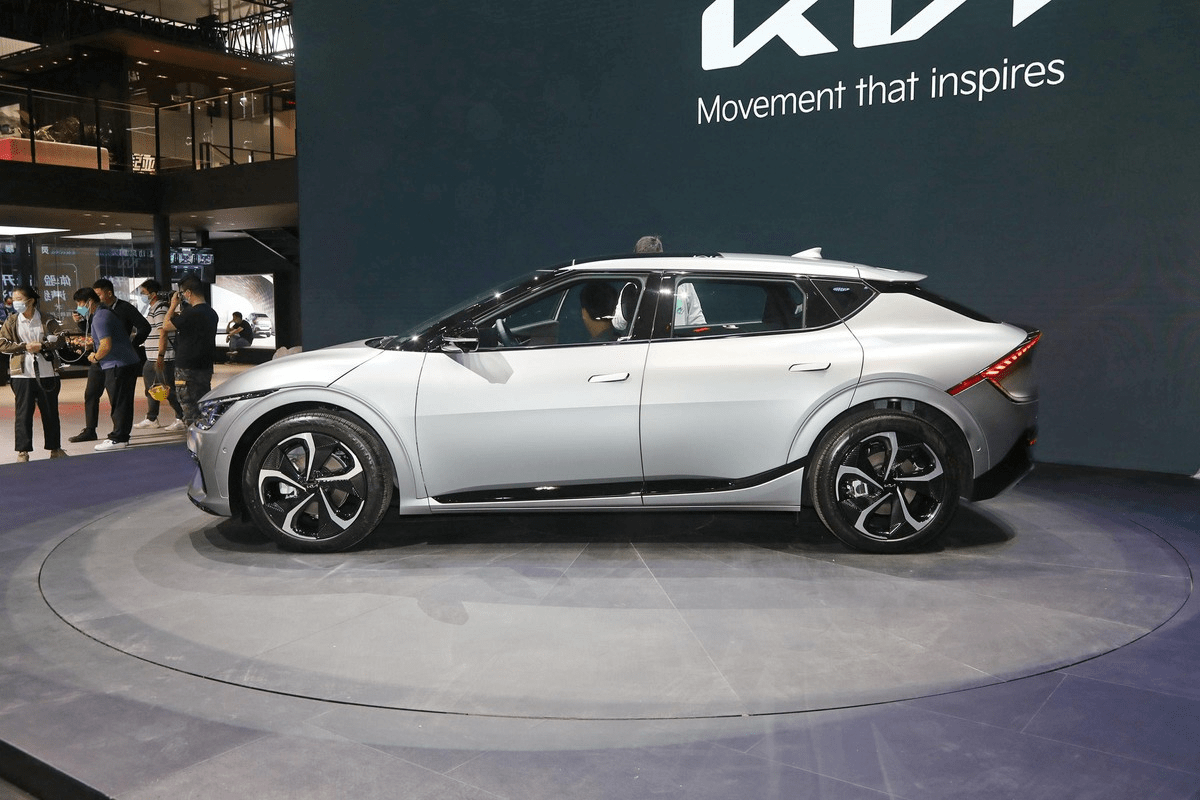 起亚EV6即将入华 2.9米轴距+600km续航 提供四驱_搜狐汽车_搜狐网