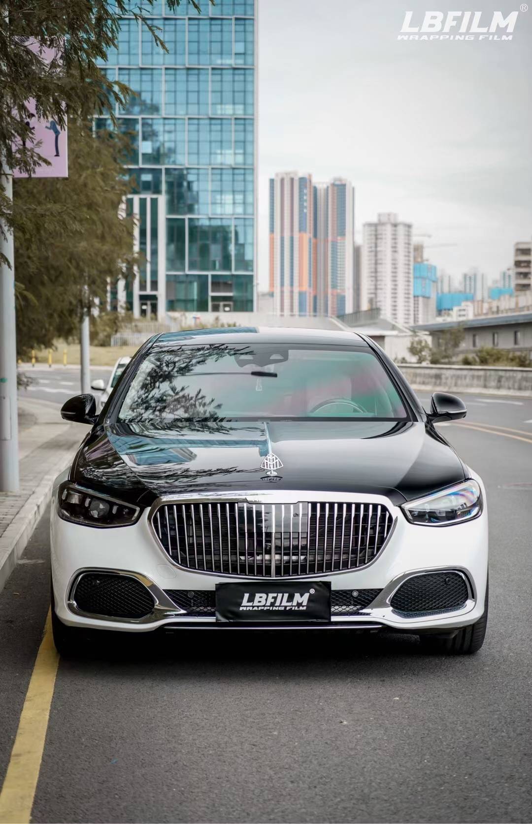 迈巴赫S480-LB改色膜高亮白＋高亮黑，气质出众_搜狐汽车_搜狐网