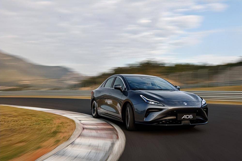 气场不输！18万级的合创A06有百万跑车的既视感_搜狐汽车_搜狐网