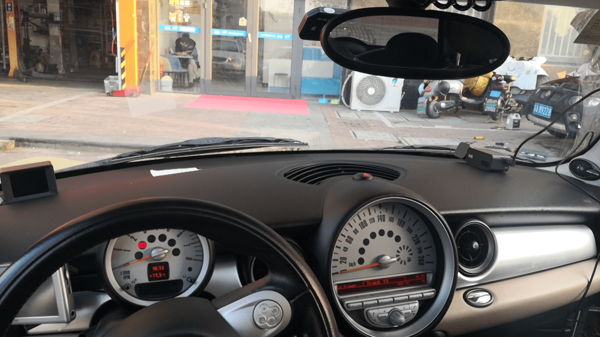 行车记录仪怎么选和用？4K广角加智能预警的佑途C2M Pro测评_搜狐汽车_搜狐网