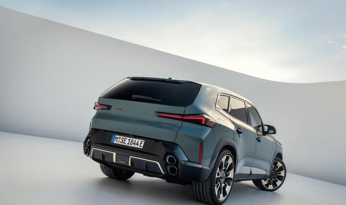 售价230万元，搭载4.4T插混系统，宝马旗舰SUV XM正式上市_搜狐汽车_搜狐网