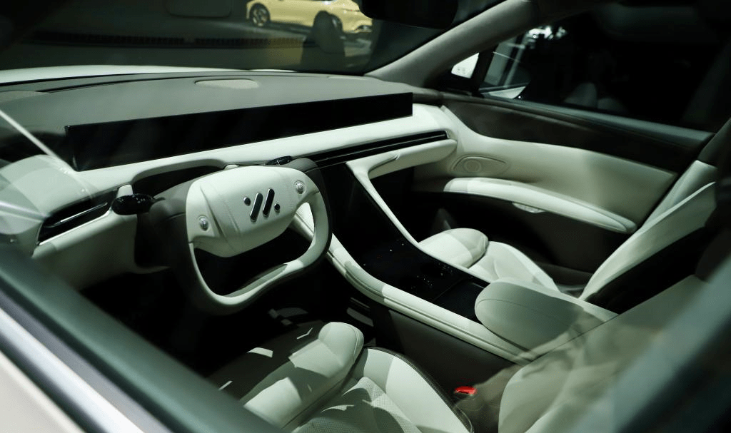 预售35万元 智己LS7量产版首发亮相 4.5秒破百_搜狐汽车_搜狐网