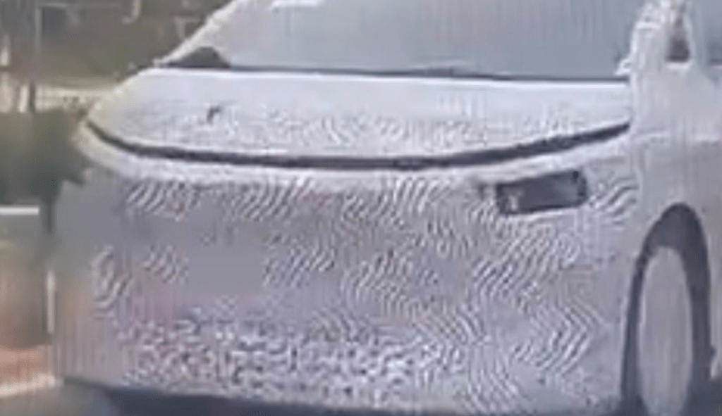 小鹏汽车全新MPV路试谍照曝光，代号H93，配侧滑门，预计明年亮相_搜狐汽车_搜狐网