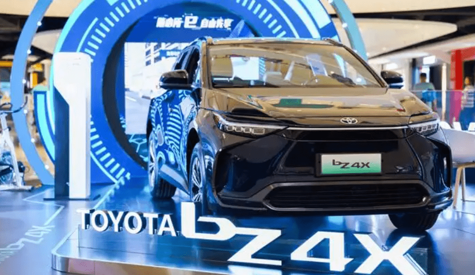 采用全新的设计语言，一汽丰田bZ4X更有个性_搜狐汽车_搜狐网