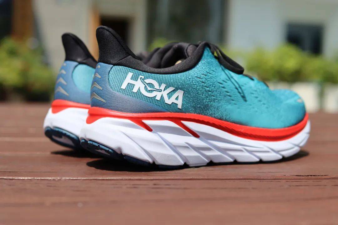 选鞋不迷路：一文看懂HOKA跑鞋主要型号的用途_训练_性能_Clifton