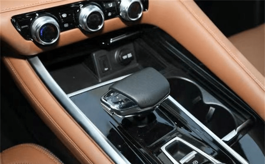 换装爱信8AT变速箱，2023款长安CS95到店实拍，前脸大变样_搜狐汽车_搜狐网