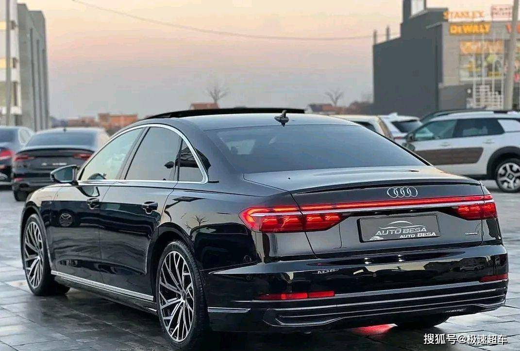 奥迪A8的“旗舰”，双涡轮+8AT+长轴距，气场更强大，细节升级明显_搜狐汽车_搜狐网