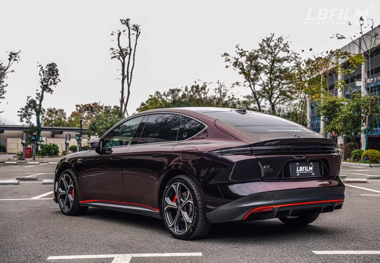 蔚来ET5-LB改色膜黑魅红，霸气、性感_搜狐汽车_搜狐网