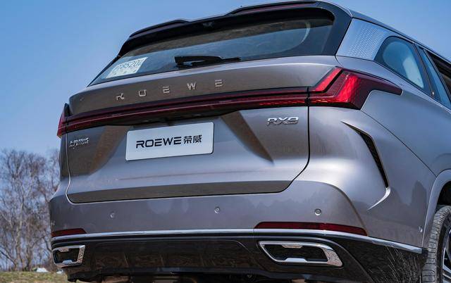 实拍荣威RX9：搭2.0T+9AT！内置47英寸联屏，汉兰达太小了？_搜狐汽车_搜狐网