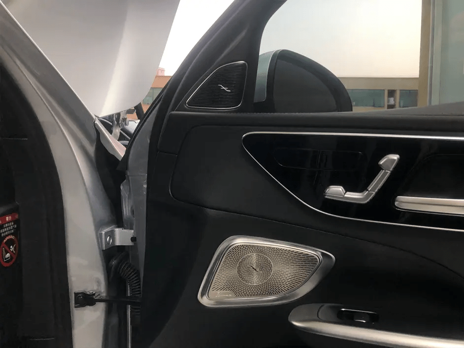 22款23款奔驰C260升级原厂柏林之声音响，15个扬声器舒缓心情_搜狐汽车_搜狐网