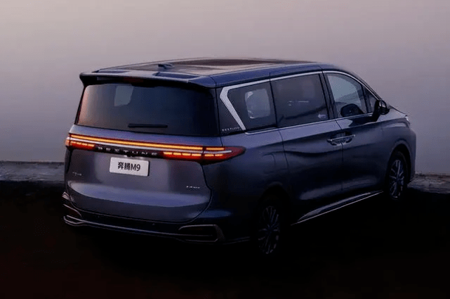 奔腾旗舰MPV曝光？定名M9轴距3200mm，搭载2.0T+8AT！_搜狐汽车_搜狐网