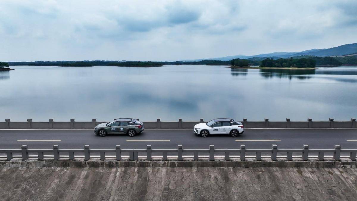 12W的C6没抢到？入门即豪华的凡尔赛C5 X一样真香_搜狐汽车_搜狐网