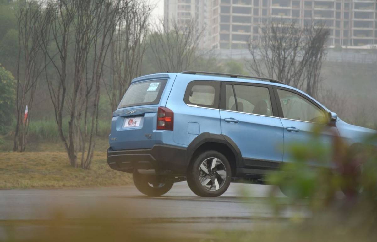 新能源市场卷出新高度，斯威大虎EDi成10万级增程式SUV最优选？_搜狐汽车_搜狐网