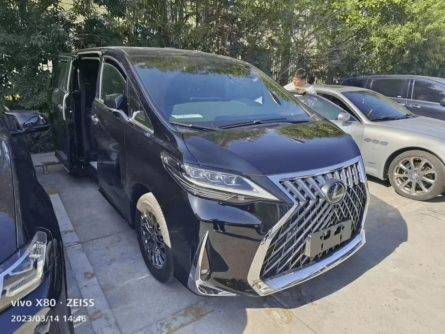 行动的行宫，雷克萨斯LM300h 4座御世版_搜狐汽车_搜狐网